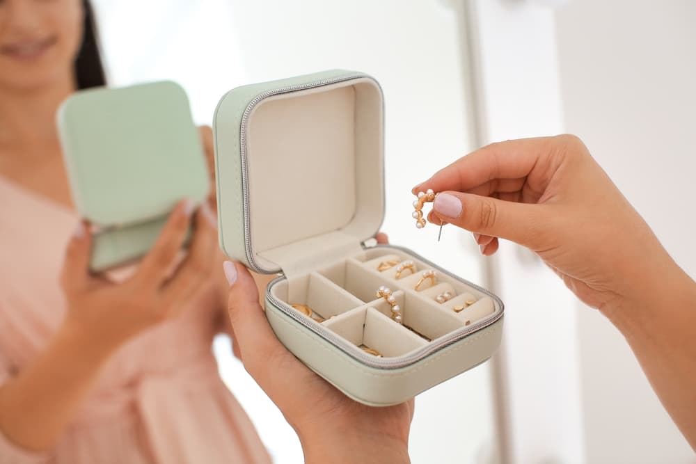 How to Store Earrings? Tips and Tricks To Know | Heidi Daus – HEIDI DAUS®